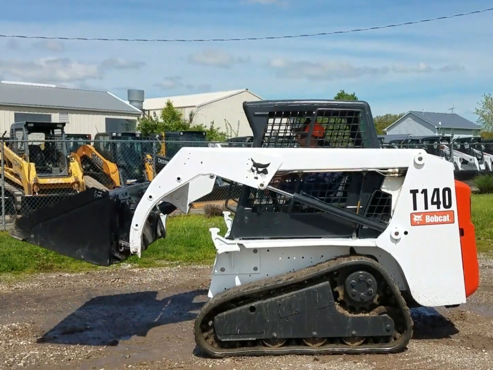 Аренда Погрузчика Гусеничного Bobcat T140 Киев и область