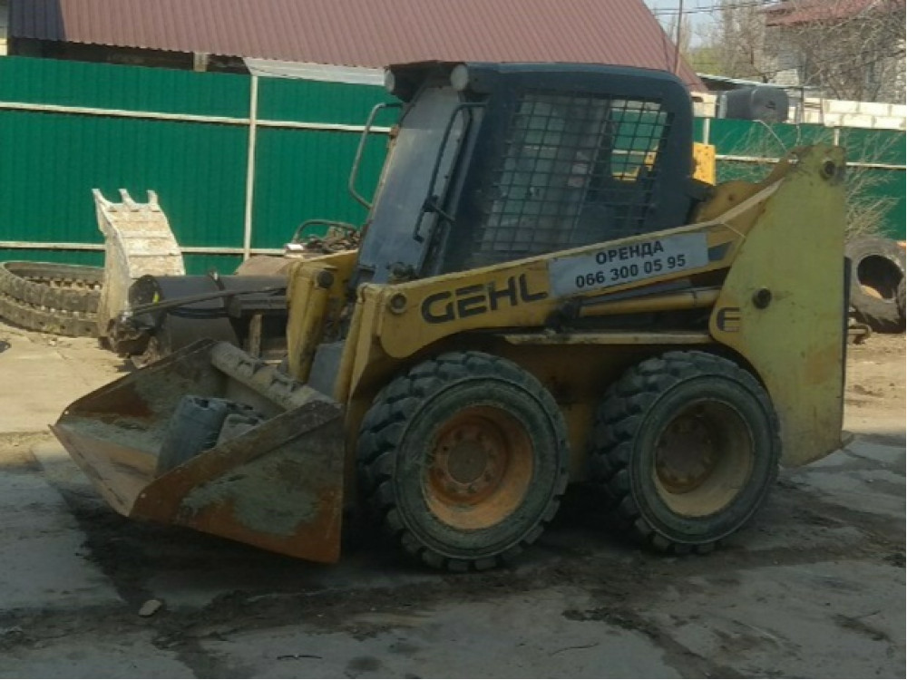Аренда Мини погрузчика GEHL 4240E Киев и область