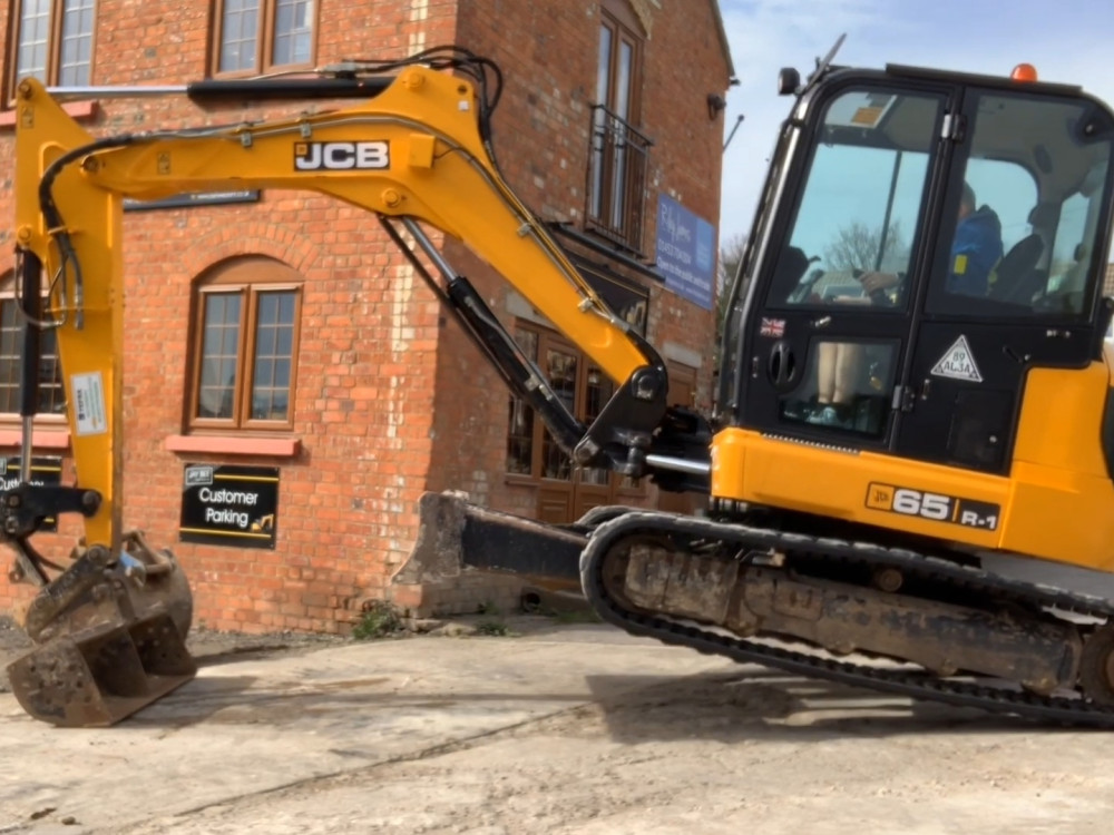 Аренда Миди экскаватора JCB 65R-1 Киев и область